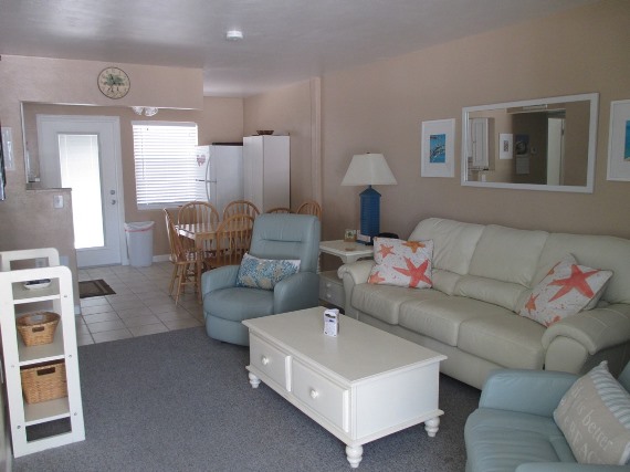 Harrison’s Hideaway – Seaclub I Beach Resort